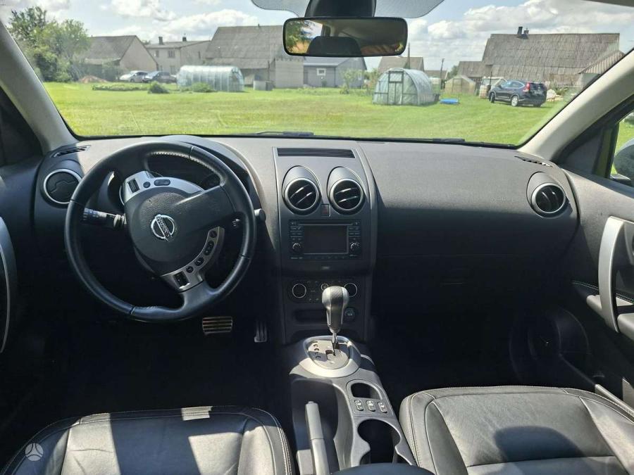 Grey Nissan Qashqai 2012 in Panevezys, with an engine capacity of 2.00 L and mileage of 62 thousand km for 6500 €, photo 14 on AUTOMOTO.COM.LV