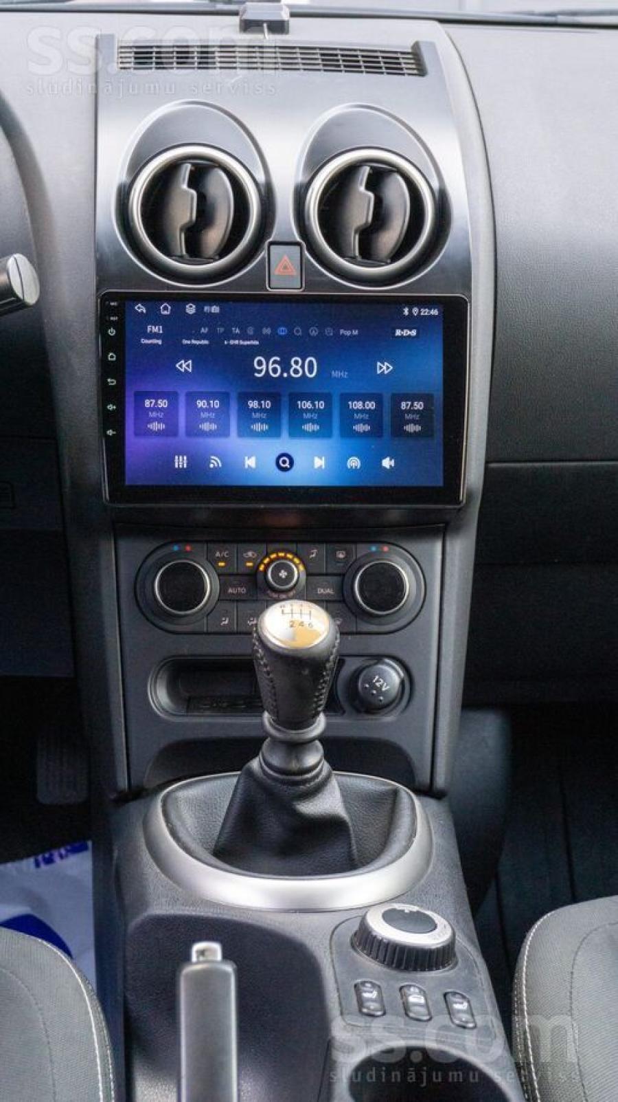 Grey Nissan Qashqai 2012 in Riga, with an engine capacity of 1.60 L and mileage of 171 thousand km for 4290 €, photo 14 on AUTOMOTO.COM.LV