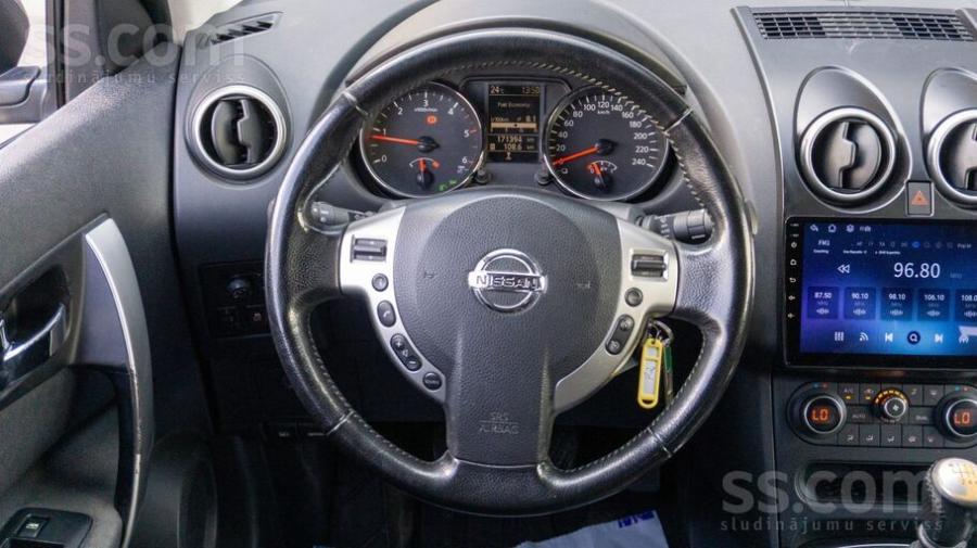 Grey Nissan Qashqai 2012 in Riga, with an engine capacity of 1.60 L and mileage of 171 thousand km for 4290 €, photo 15 on AUTOMOTO.COM.LV