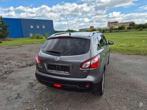 Grey Nissan Qashqai 2012 in Panevezys, with an engine capacity of 1.50 L and mileage of 223 thousand km for 5750 €, photo 7 on AUTOMOTO.COM.LV