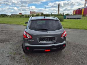 Grey Nissan Qashqai 2012 in Panevezys, with an engine capacity of 1.50 L and mileage of 223 thousand km for 5750 €, photo 8 on AUTOMOTO.COM.LV