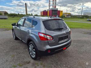 Grey Nissan Qashqai 2012 in Panevezys, with an engine capacity of 1.50 L and mileage of 223 thousand km for 5750 €, photo 10 on AUTOMOTO.COM.LV