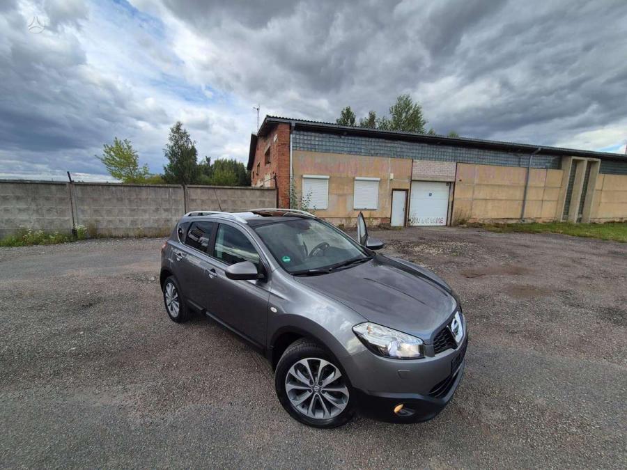 Grey Nissan Qashqai 2012 in Panevezys, with an engine capacity of 1.50 L and mileage of 223 thousand km for 5750 €, photo 15 on AUTOMOTO.COM.LV