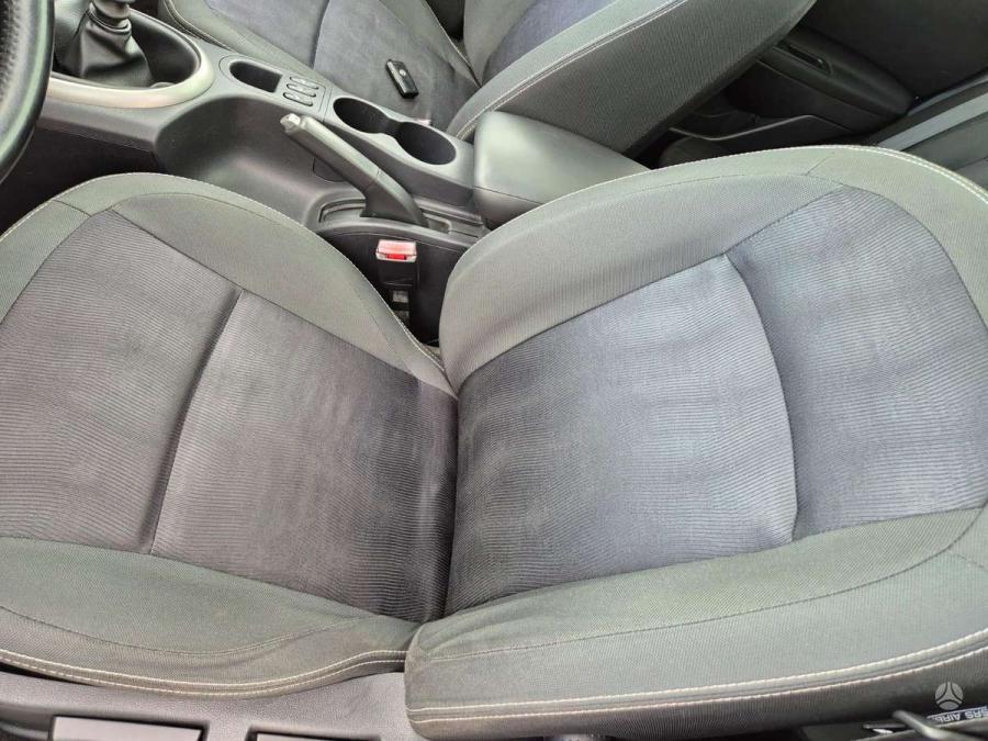 Grey Nissan Qashqai 2012 in Panevezys, with an engine capacity of 1.50 L and mileage of 223 thousand km for 5750 €, photo 16 on AUTOMOTO.COM.LV