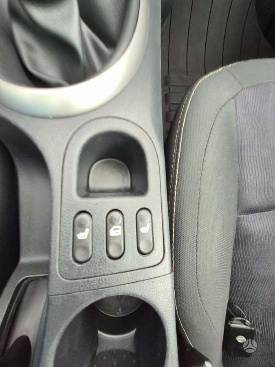 Grey Nissan Qashqai 2012 in Panevezys, with an engine capacity of 1.50 L and mileage of 223 thousand km for 5750 €, photo 18 on AUTOMOTO.COM.LV