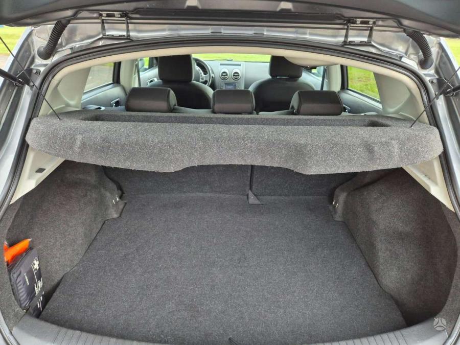 Grey Nissan Qashqai 2012 in Panevezys, with an engine capacity of 1.50 L and mileage of 223 thousand km for 5750 €, photo 24 on AUTOMOTO.COM.LV
