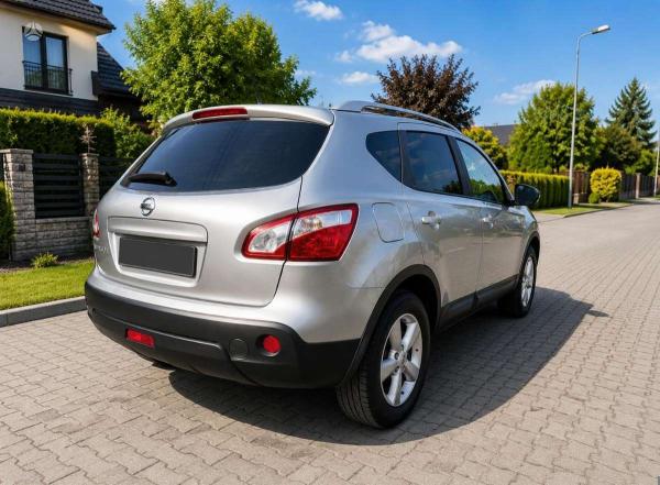 Grey Nissan Qashqai 2012 in Klaipeda, with an engine capacity of 0.00 L and mileage of 280 thousand km for 3350 €, photo 3 on AUTOMOTO.COM.LV