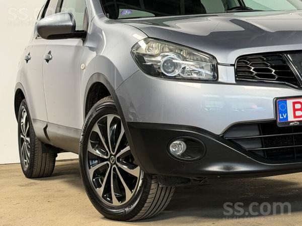 Pelēks Nissan Qashqai 2012 Jūrmala, ar dzinēja tilpumu 1.60 L un nobraukumu 222 tūkst. km par 6250 €, foto 5 vietnē AUTOMOTO.COM.LV