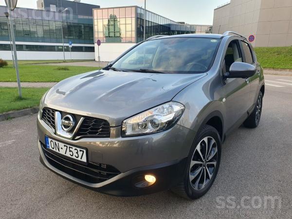 Grey Nissan Qashqai 2012 in Daugavpils, with an engine capacity of 1.60 L and mileage of 0 thousand km for 4950 €, photo 1 on AUTOMOTO.COM.LV