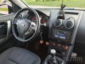 Pelēks Nissan Qashqai 2012 Daugavpils, ar dzinēja tilpumu 1.60 L un nobraukumu 0 tūkst. km par 4950 €, foto 20 vietnē AUTOMOTO.COM.LV