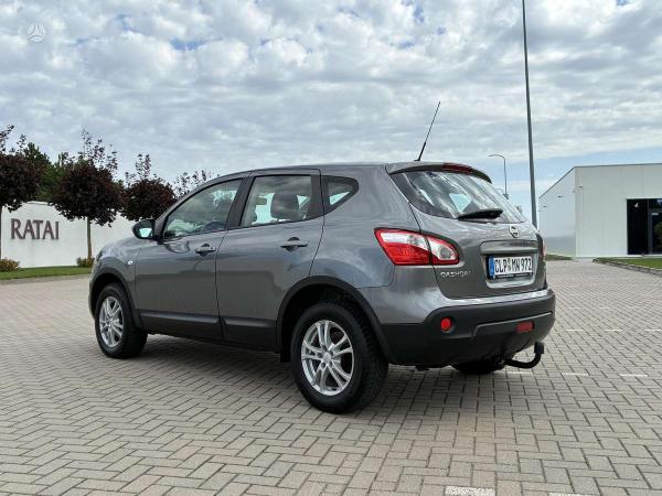 Nissan Qashqai 2012 in Marijampole on AUTOMOTO.COM.LV Grey Nissan Qashqai 2012 in Marijampole, with an engine capacity of 1.46 L and mileage of 257 thousand km for 4999 €, photo 5 on AUTOMOTO.COM.LV