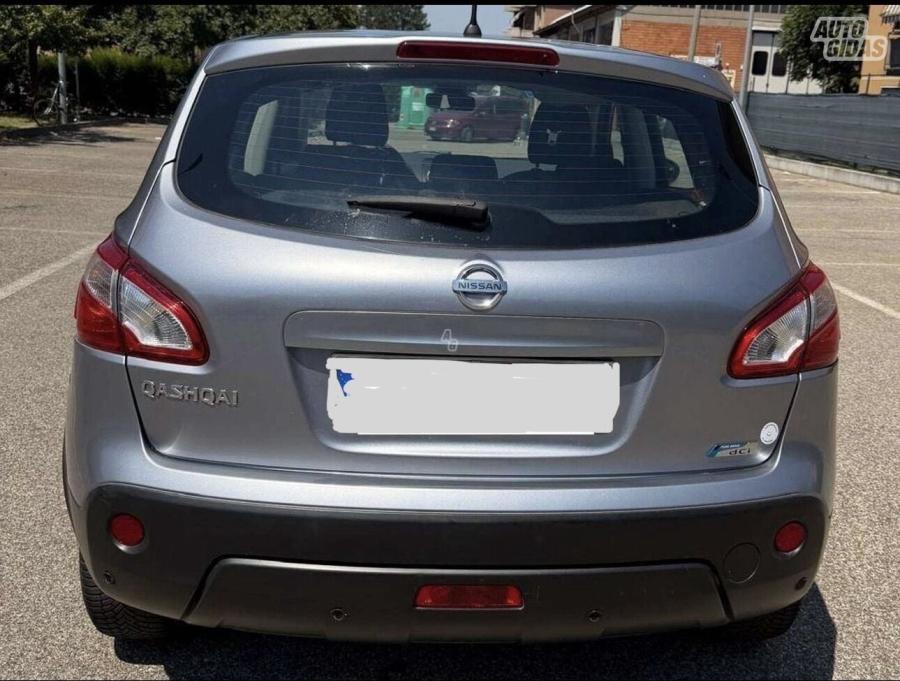 Grey Nissan Qashqai 2012 in Kaunas, with an engine capacity of 1.60 L and mileage of 296 thousand km for 4200 €, photo 5 on AUTOMOTO.COM.LV