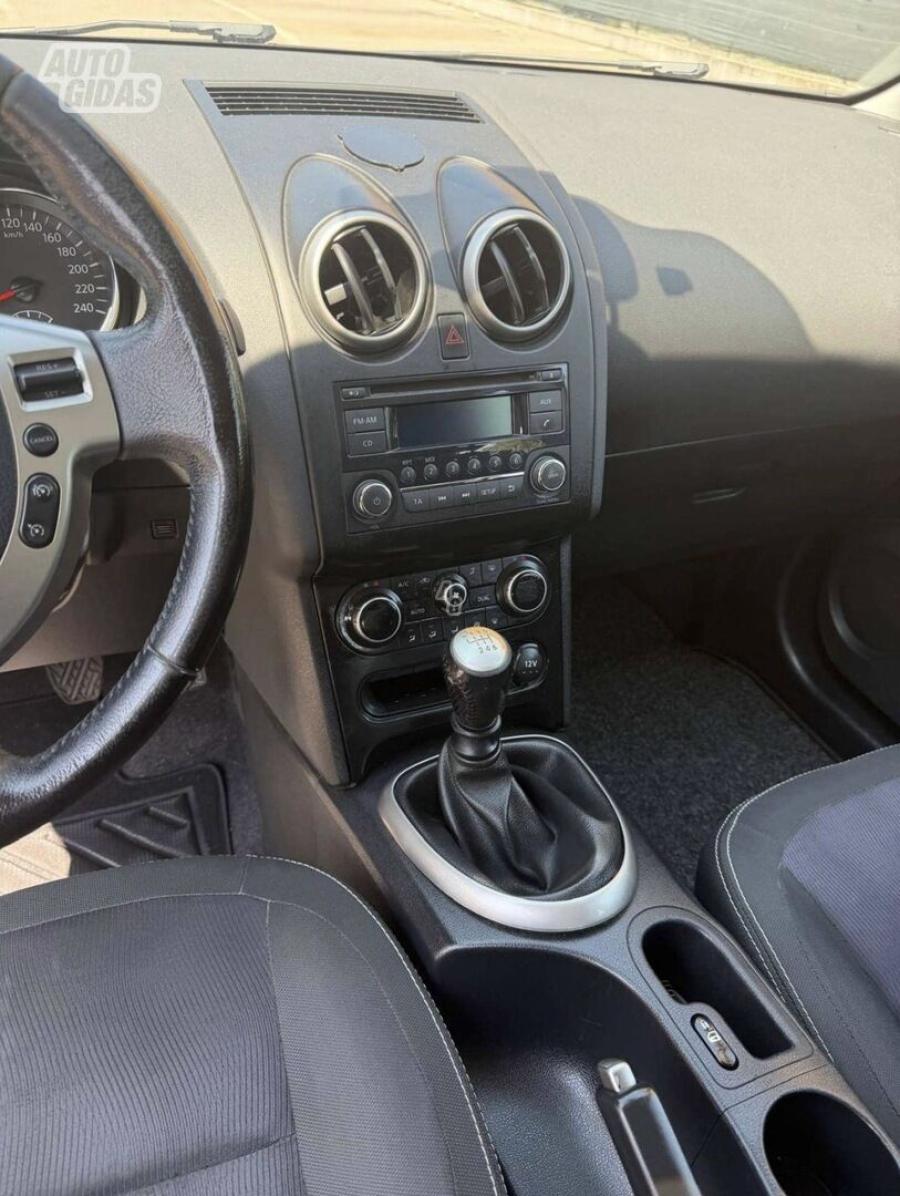 Grey Nissan Qashqai 2012 in Kaunas, with an engine capacity of 1.60 L and mileage of 296 thousand km for 4200 €, photo 10 on AUTOMOTO.COM.LV