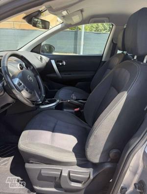 Grey Nissan Qashqai 2012 in Kaunas, with an engine capacity of 1.60 L and mileage of 296 thousand km for 4200 €, photo 11 on AUTOMOTO.COM.LV