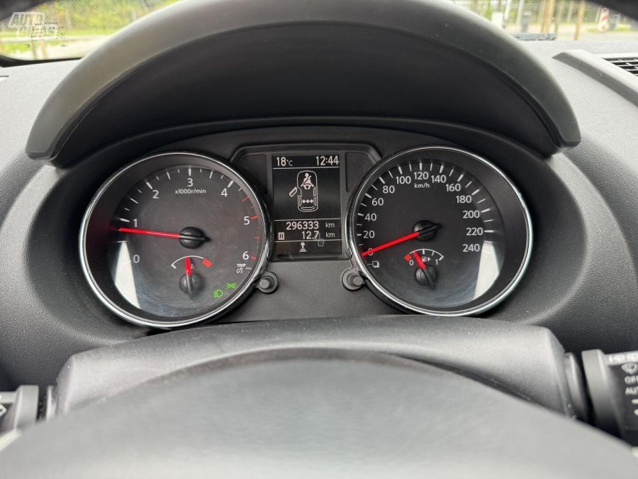 Grey Nissan Qashqai 2012 in Kaunas, with an engine capacity of 1.60 L and mileage of 296 thousand km for 4200 €, photo 13 on AUTOMOTO.COM.LV