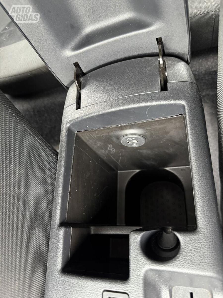 Grey Nissan Qashqai 2012 in Kaunas, with an engine capacity of 1.60 L and mileage of 296 thousand km for 4200 €, photo 14 on AUTOMOTO.COM.LV