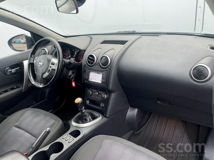 Pelēks Nissan Qashqai 2013 Rīga, ar dzinēja tilpumu 1.60 L un nobraukumu 207 tūkst. km par 5850 €, foto 16 vietnē AUTOMOTO.COM.LV