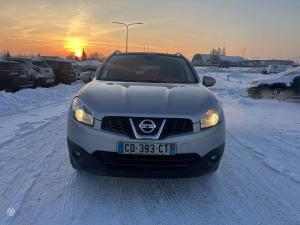 Grey Nissan Qashqai 2013 in Taurage, with an engine capacity of 1.46 L and mileage of 295 thousand km for 4999 €, photo  on AUTOMOTO.COM.LV