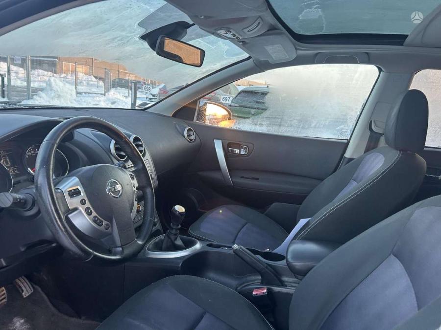 Grey Nissan Qashqai 2013 in Taurage, with an engine capacity of 1.46 L and mileage of 295 thousand km for 4999 €, photo 8 on AUTOMOTO.COM.LV