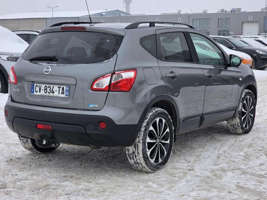 Pelēks Nissan Qashqai 2013 Tauragė, ar dzinēja tilpumu 1.60 L un nobraukumu 260 tūkst. km par 5600 €, foto 7 vietnē AUTOMOTO.COM.LV