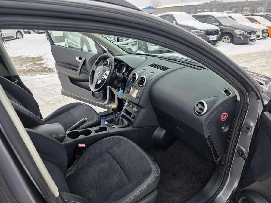 Pelēks Nissan Qashqai 2013 Tauragė, ar dzinēja tilpumu 1.60 L un nobraukumu 260 tūkst. km par 5600 €, foto 13 vietnē AUTOMOTO.COM.LV