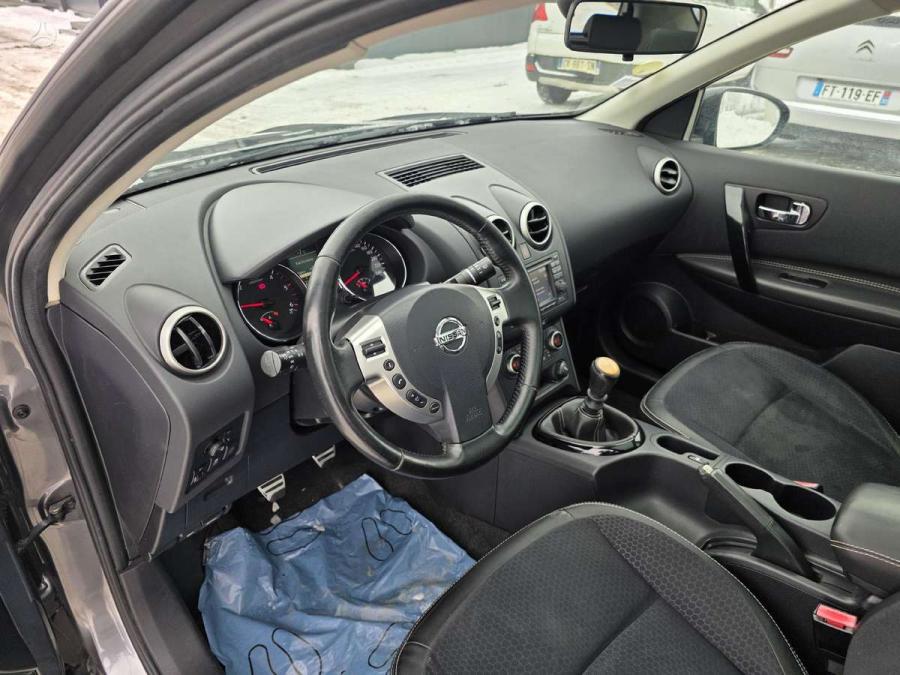 Pelēks Nissan Qashqai 2013 Tauragė, ar dzinēja tilpumu 1.60 L un nobraukumu 260 tūkst. km par 5600 €, foto 14 vietnē AUTOMOTO.COM.LV