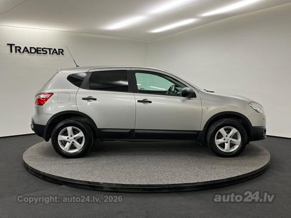 Grey Nissan Qashqai 2013 in Parnu, with an engine capacity of 1.50 L and mileage of 218 thousand km for 5990 €, photo 4 on AUTOMOTO.COM.LV