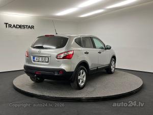 Grey Nissan Qashqai 2013 in Parnu, with an engine capacity of 1.50 L and mileage of 218 thousand km for 5990 €, photo 6 on AUTOMOTO.COM.LV