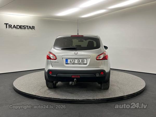 Grey Nissan Qashqai 2013 in Parnu, with an engine capacity of 1.50 L and mileage of 218 thousand km for 5990 €, photo 6 on AUTOMOTO.COM.LV