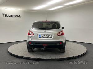 Grey Nissan Qashqai 2013 in Parnu, with an engine capacity of 1.50 L and mileage of 218 thousand km for 5990 €, photo 7 on AUTOMOTO.COM.LV