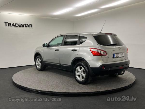 Grey Nissan Qashqai 2013 in Parnu, with an engine capacity of 1.50 L and mileage of 218 thousand km for 5990 €, photo 7 on AUTOMOTO.COM.LV