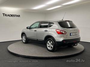 Grey Nissan Qashqai 2013 in Parnu, with an engine capacity of 1.50 L and mileage of 218 thousand km for 5990 €, photo 8 on AUTOMOTO.COM.LV