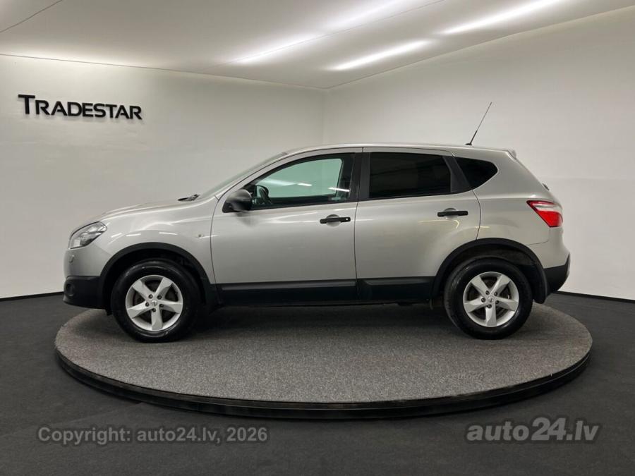 Grey Nissan Qashqai 2013 in Parnu, with an engine capacity of 1.50 L and mileage of 218 thousand km for 5990 €, photo 9 on AUTOMOTO.COM.LV