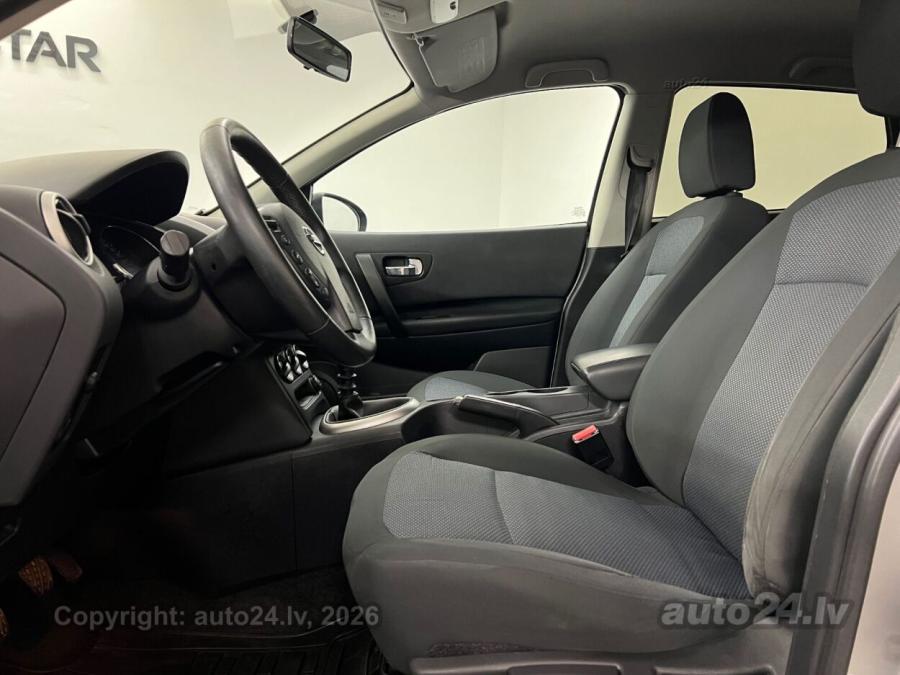 Grey Nissan Qashqai 2013 in Parnu, with an engine capacity of 1.50 L and mileage of 218 thousand km for 5990 €, photo 10 on AUTOMOTO.COM.LV