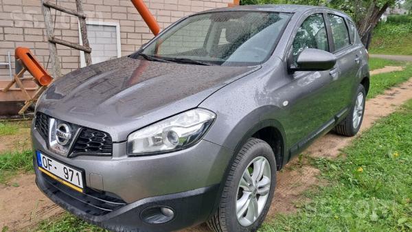 Grey Nissan Qashqai 2013 in Madona, with an engine capacity of 1.50 L and mileage of 208 thousand km for 4500 €, photo 4 on AUTOMOTO.COM.LV