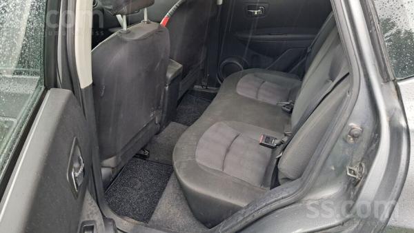 Grey Nissan Qashqai 2013 in Madona, with an engine capacity of 1.50 L and mileage of 208 thousand km for 4500 €, photo 6 on AUTOMOTO.COM.LV