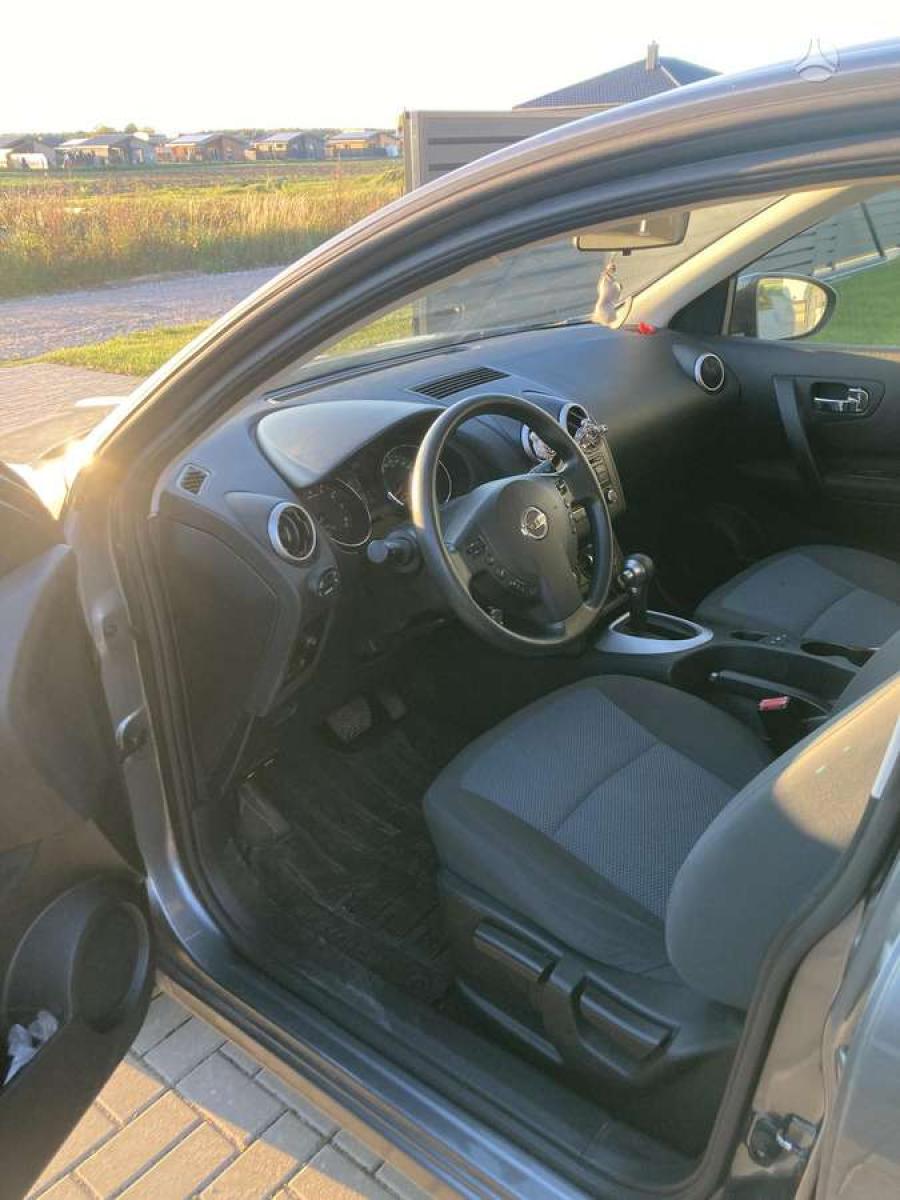 Grey Nissan Qashqai 2013 in Kaunas, with an engine capacity of 1.60 L and mileage of 241 thousand km for 2500 €, photo 4 on AUTOMOTO.COM.LV