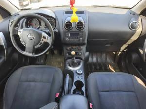 Grey Nissan Qashqai 2013 in Jelgava, with an engine capacity of 1.60 L and mileage of 236 thousand km for 4490 €, photo 12 on AUTOMOTO.COM.LV