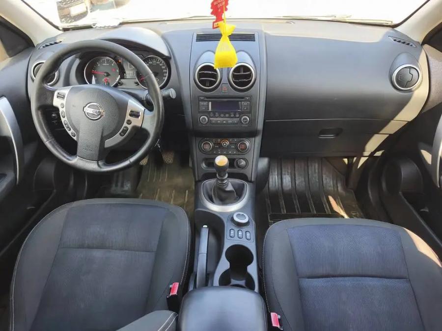 Grey Nissan Qashqai 2013 in Jelgava, with an engine capacity of 1.60 L and mileage of 236 thousand km for 4490 €, photo 12 on AUTOMOTO.COM.LV