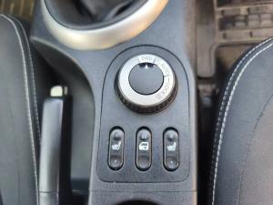 Grey Nissan Qashqai 2013 in Jelgava, with an engine capacity of 1.60 L and mileage of 236 thousand km for 4490 €, photo 16 on AUTOMOTO.COM.LV