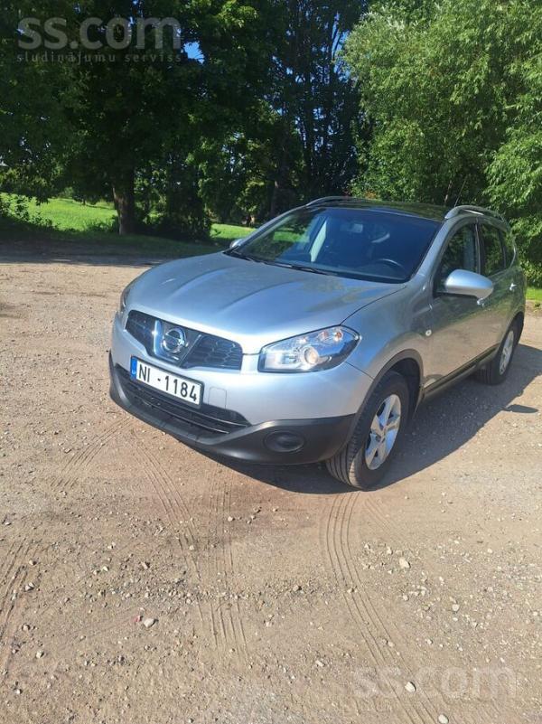 Pelēks Nissan Qashqai 2013 Saldus, ar dzinēja tilpumu 1.50 L un nobraukumu 242 tūkst. km par 4300 €, foto 2 vietnē AUTOMOTO.COM.LV