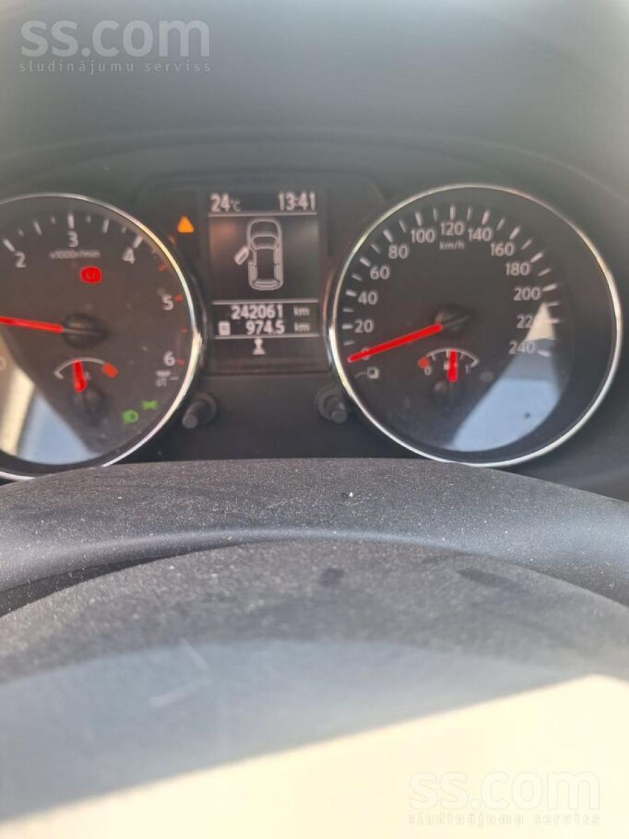 Pelēks Nissan Qashqai 2013 Saldus, ar dzinēja tilpumu 1.50 L un nobraukumu 242 tūkst. km par 4300 €, foto 7 vietnē AUTOMOTO.COM.LV