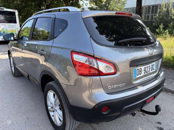 Grey Nissan Qashqai 2013 in Taurage, with an engine capacity of 1.60 L and mileage of 178 thousand km for 4900 €, photo 6 on AUTOMOTO.COM.LV