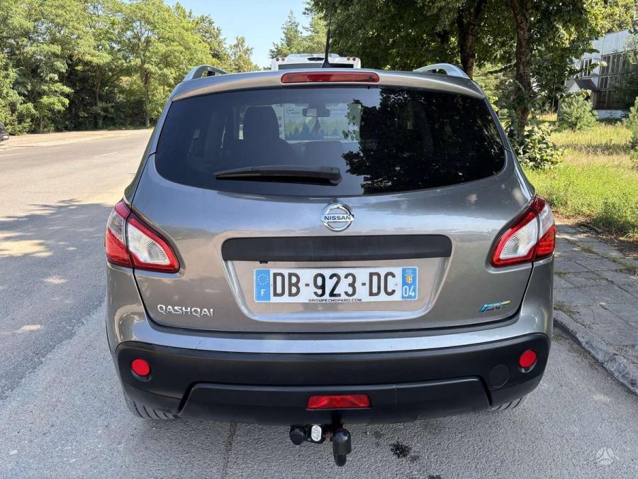 Pelēks Nissan Qashqai 2013 Tauragė, ar dzinēja tilpumu 1.60 L un nobraukumu 178 tūkst. km par 4900 €, foto 8 vietnē AUTOMOTO.COM.LV