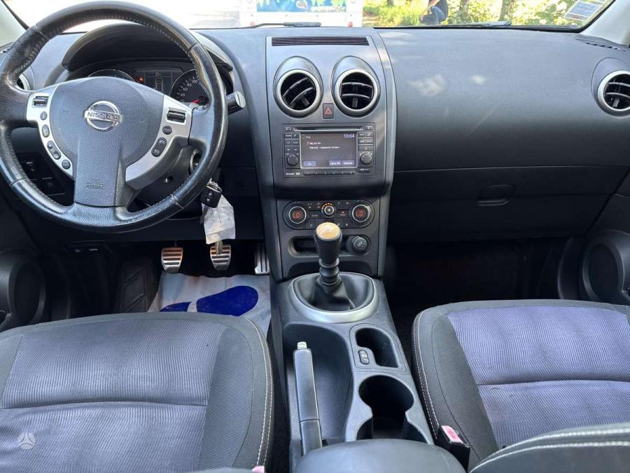 Pelēks Nissan Qashqai 2013 Tauragė, ar dzinēja tilpumu 1.60 L un nobraukumu 178 tūkst. km par 4900 €, foto 11 vietnē AUTOMOTO.COM.LV