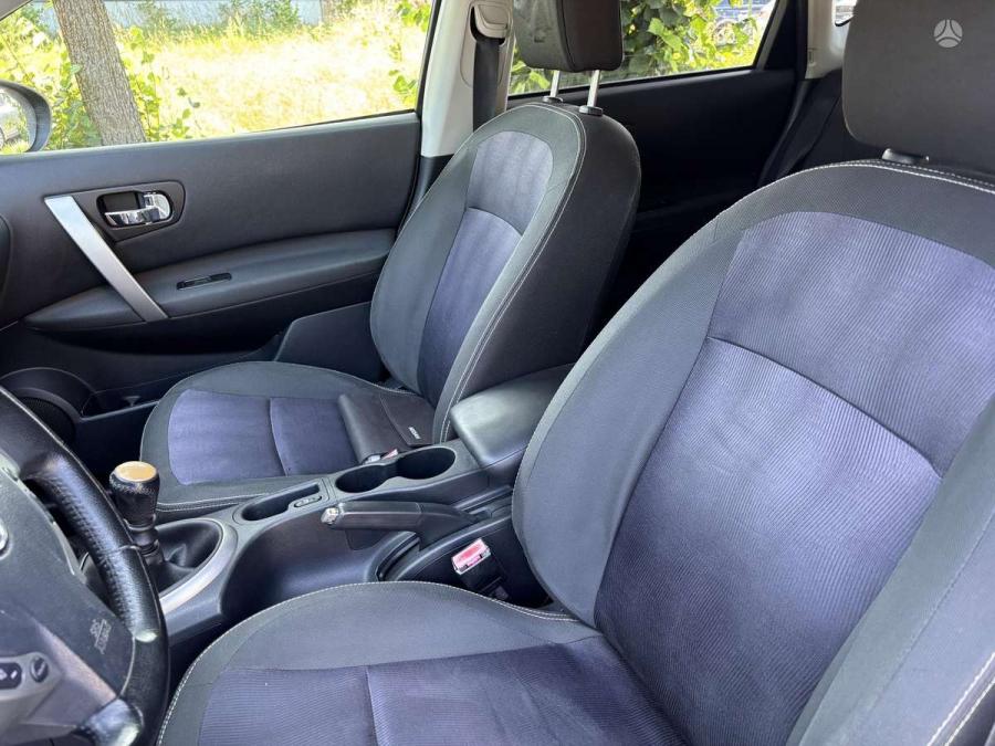 Pelēks Nissan Qashqai 2013 Tauragė, ar dzinēja tilpumu 1.60 L un nobraukumu 178 tūkst. km par 4900 €, foto 13 vietnē AUTOMOTO.COM.LV