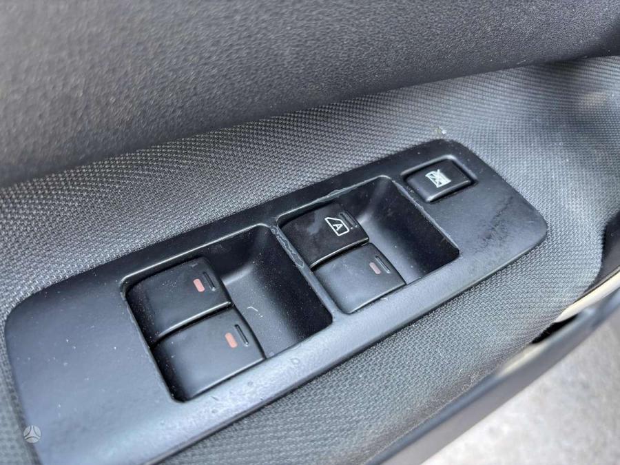 Pelēks Nissan Qashqai 2013 Tauragė, ar dzinēja tilpumu 1.60 L un nobraukumu 178 tūkst. km par 4900 €, foto 19 vietnē AUTOMOTO.COM.LV