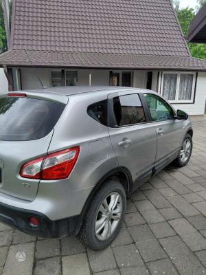 Pelēks Nissan Qashqai 2013 Mažeikiai, ar dzinēja tilpumu 1.50 L un nobraukumu 218 tūkst. km par 4800 €, foto 10 vietnē AUTOMOTO.COM.LV