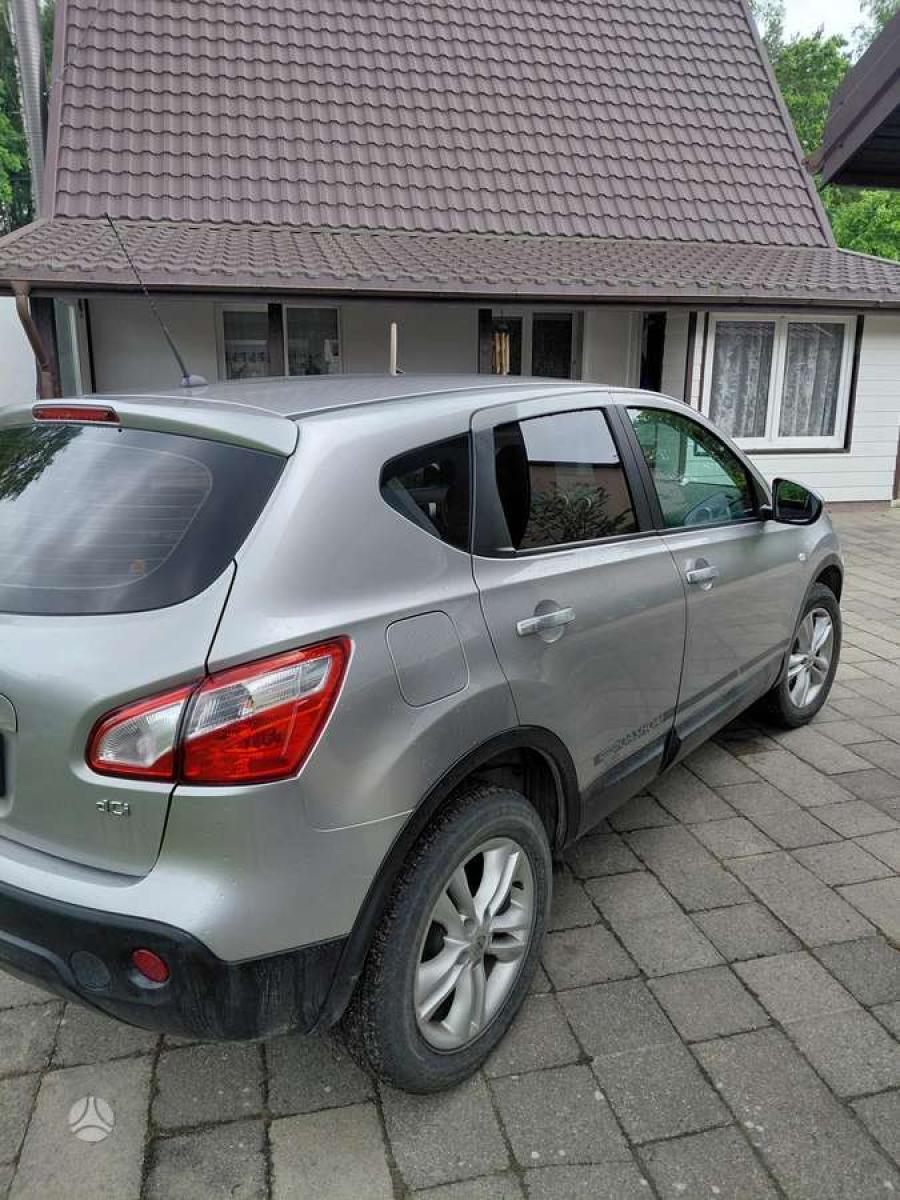 Pelēks Nissan Qashqai 2013 Mažeikiai, ar dzinēja tilpumu 1.50 L un nobraukumu 218 tūkst. km par 4800 €, foto 10 vietnē AUTOMOTO.COM.LV