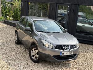 Grey Nissan Qashqai 2013 in Riga, with an engine capacity of 1.60 L and mileage of 176 thousand km for 5500 €, photo  on AUTOMOTO.COM.LV